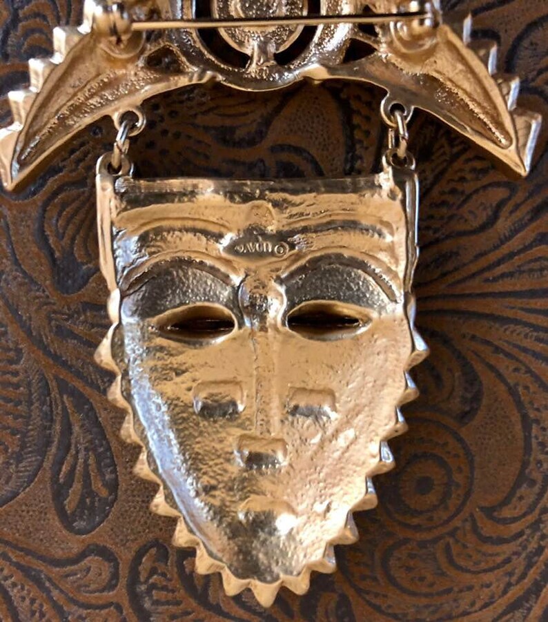 Vintage AVON Tribal Mask Brooch 155 - Etsy