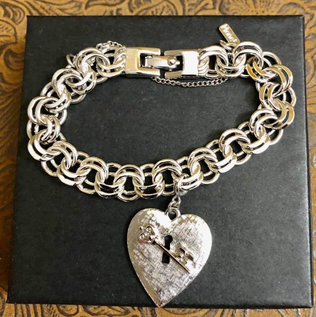 Vintage MONET Charm Bracelet 098 - Etsy