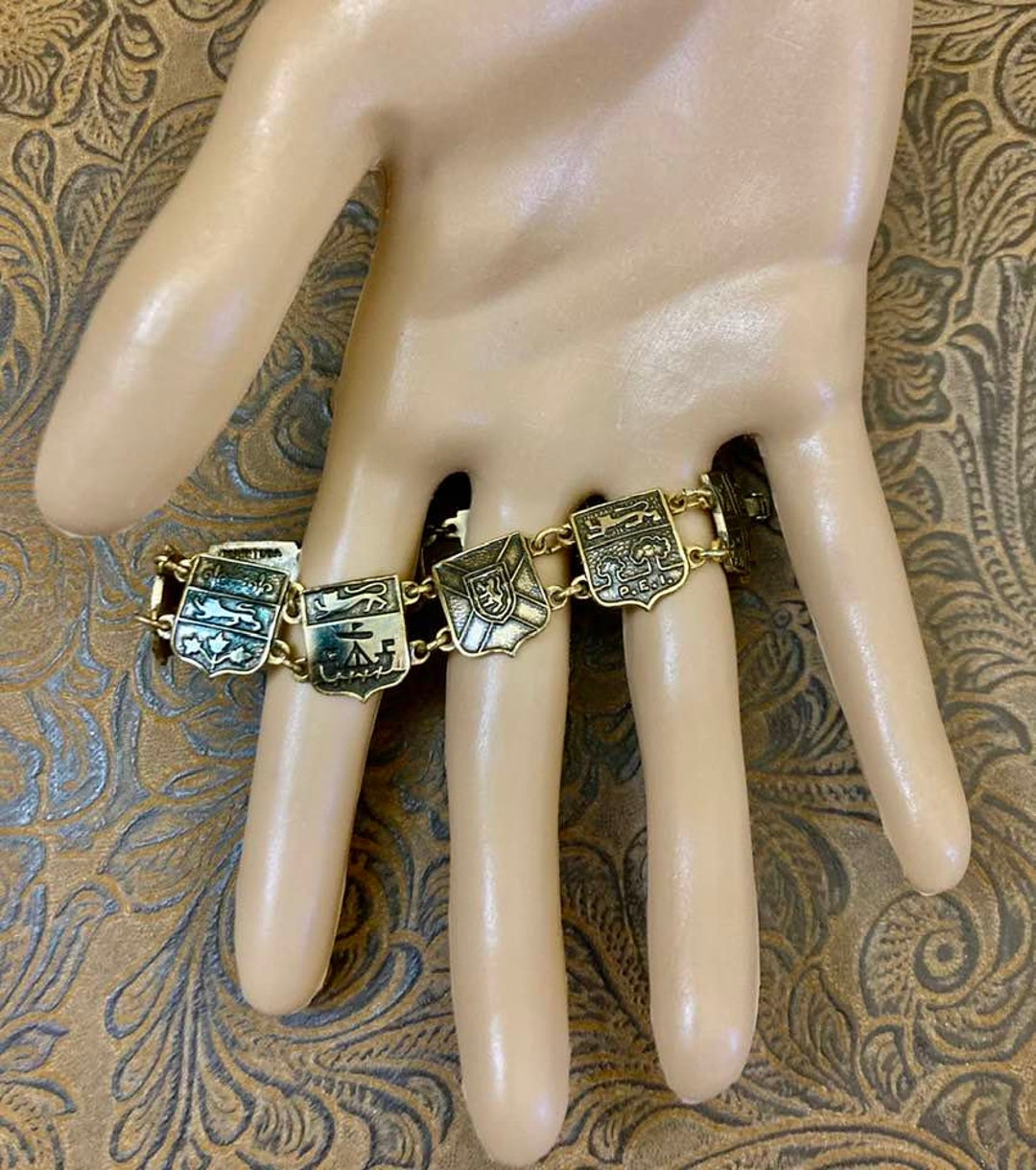 Vintage Canadian Provinces Bracelet 757 - Etsy
