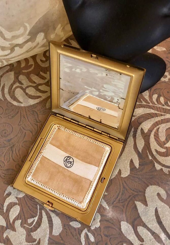 Vintage Rex Powder Compact 241 - Gem