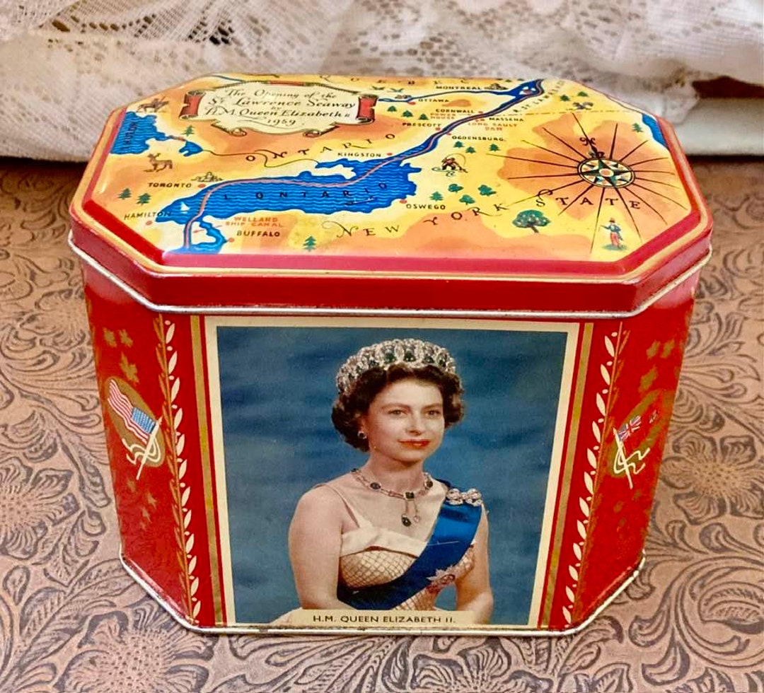 Vintage Biscuit Tin Souvenir of Queen Elizabeth II 1206 - Etsy