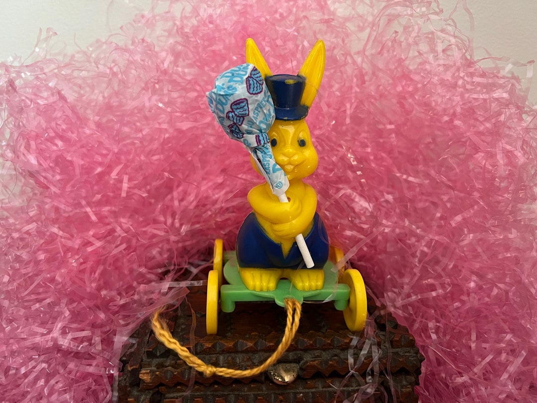 Vintage 1950s Rosbro Easter Bunny Candy Container, Pull Toy on Wheels ...