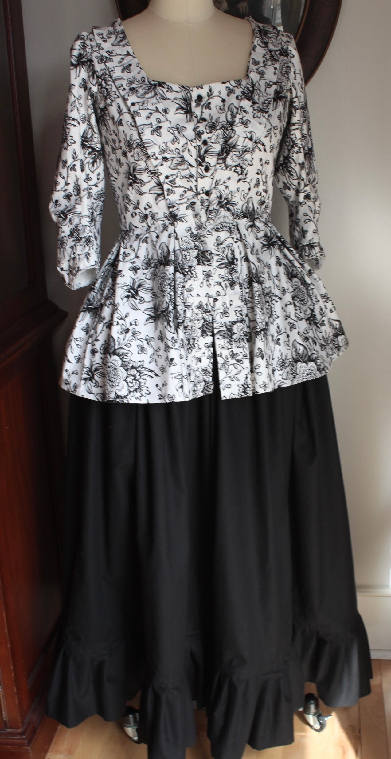 1780's 18th C Style Handmade Black and White Floral Cotton Caraco ...