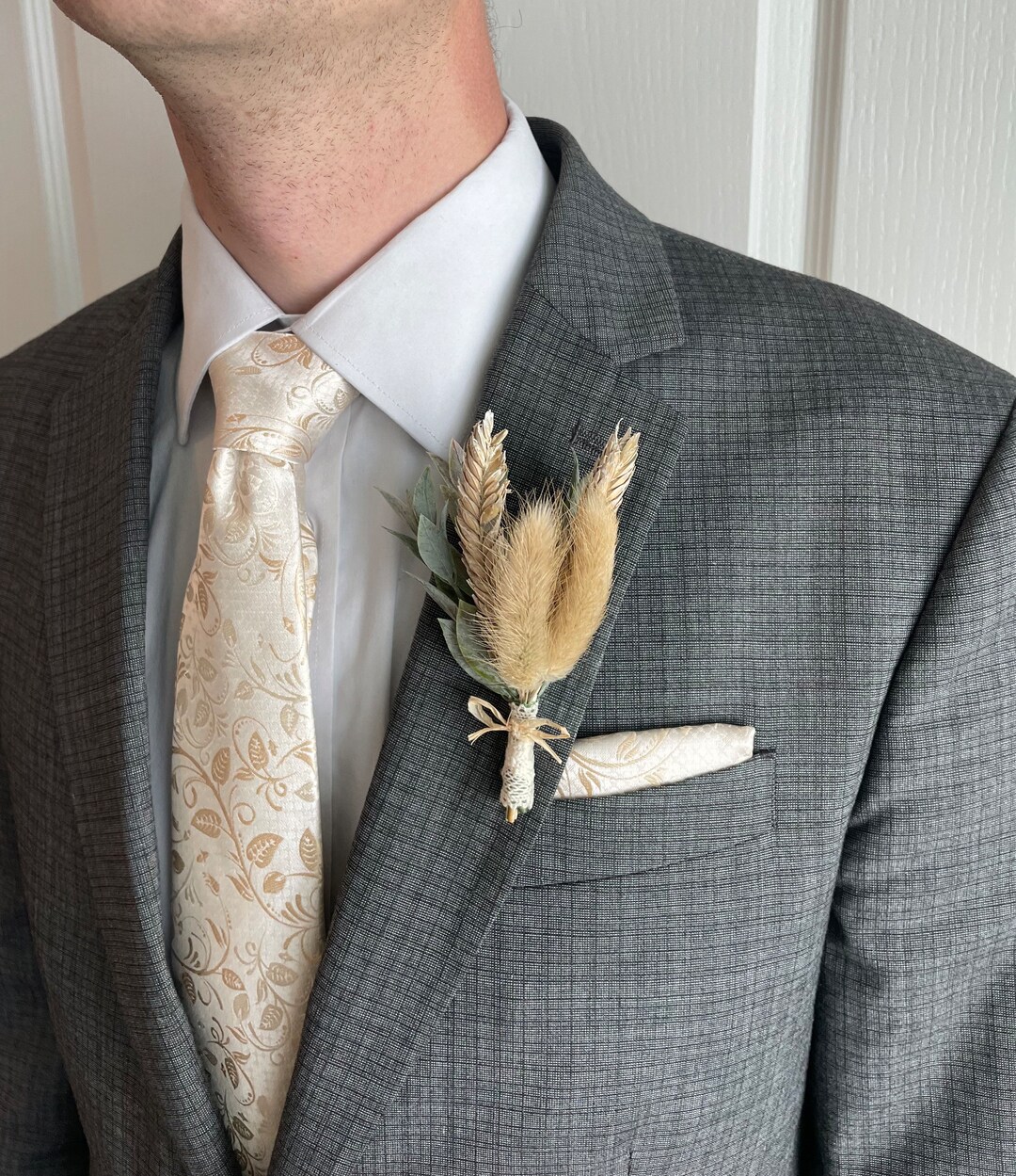 Frosted Wheat and Bunny’s Tail Rustic Natural Boutonnières, Pampas ...