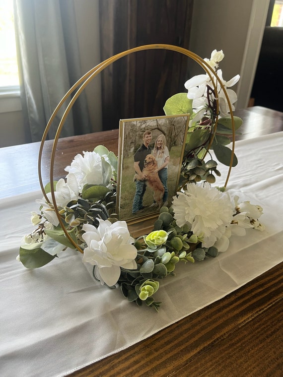 Circle centerpieces wedding | Honestweddingadvice.com