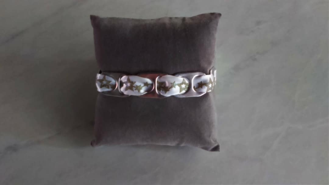 Star Capsule and Ribbon Bracelet - Etsy