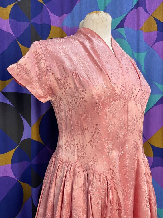 Beautiful Vintage 50s/early 60s Shiny Pink Floral Bro… - Gem