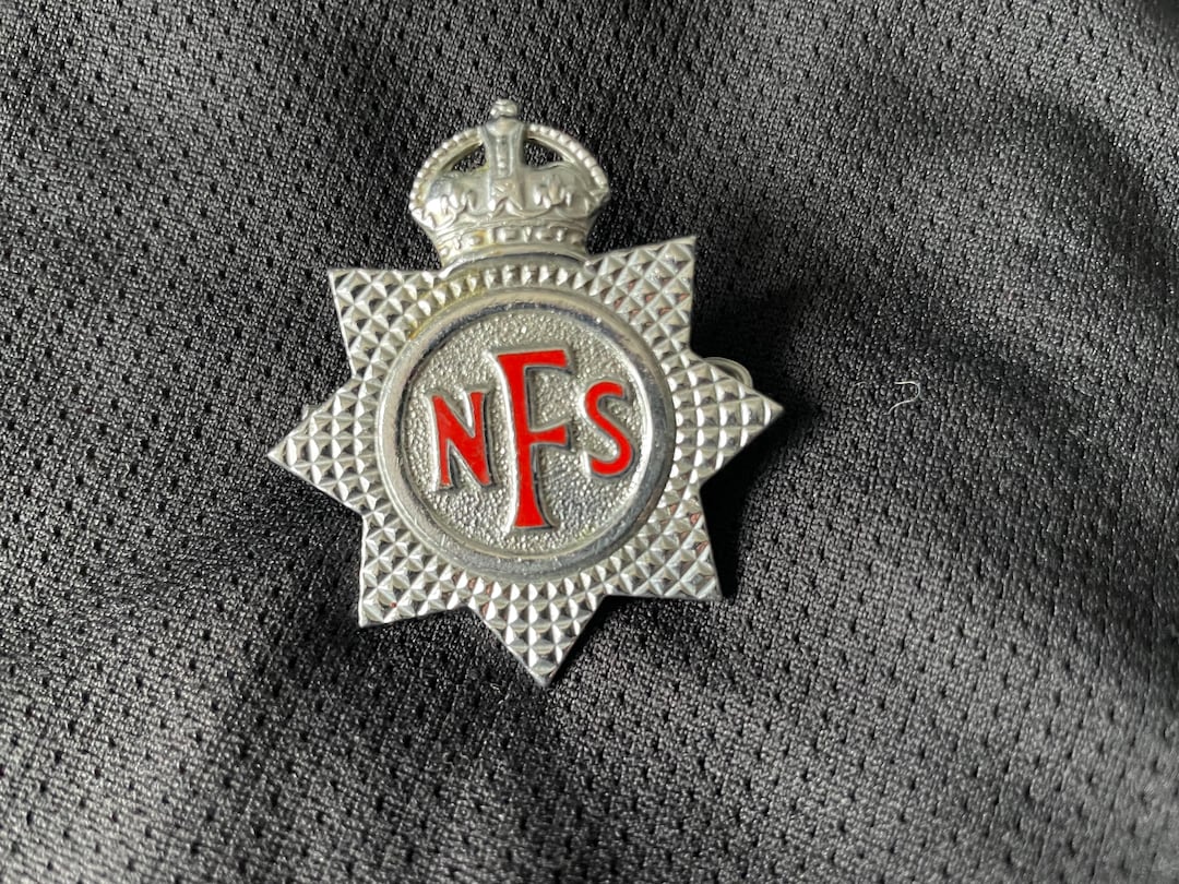 Vintage National Fire Service KC Cap Badge - Etsy