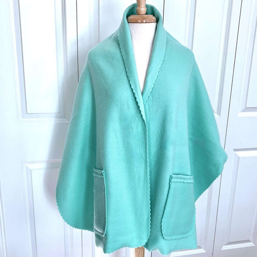 Adult Shawl Wrap Fleece With Pockets, Pretty Aqueous, Fits Most Thru ...