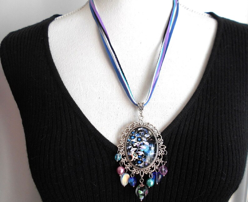 Collier grand pendentif ovale monté sur rubans et cordons avec - Etsy ...