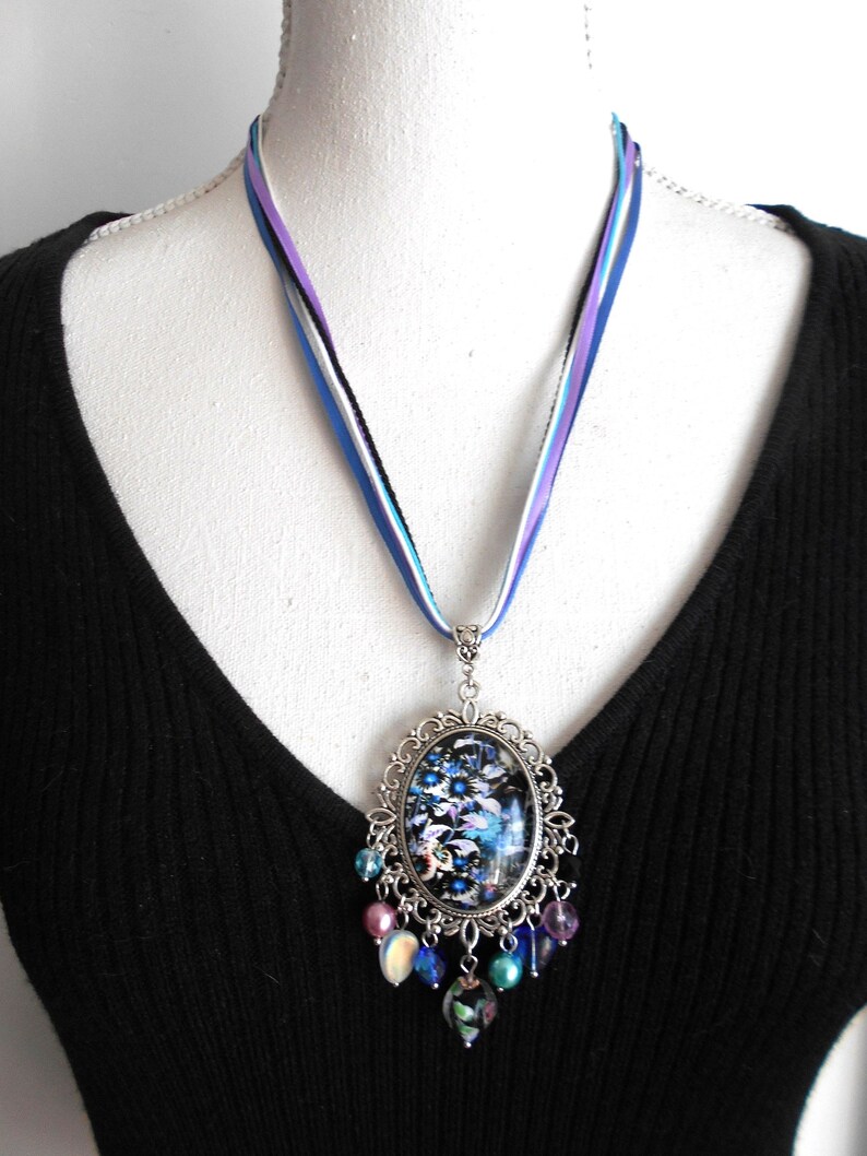 Collier grand pendentif ovale monté sur rubans et cordons avec - Etsy ...