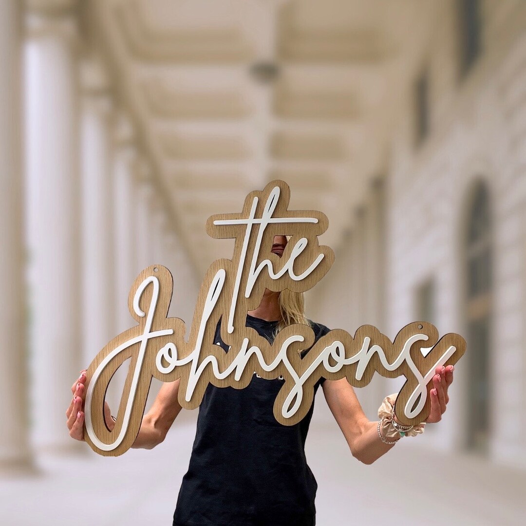 Wooden Wedding Last Name Sign - Neon Light Alternative Wedding Backdrop ...