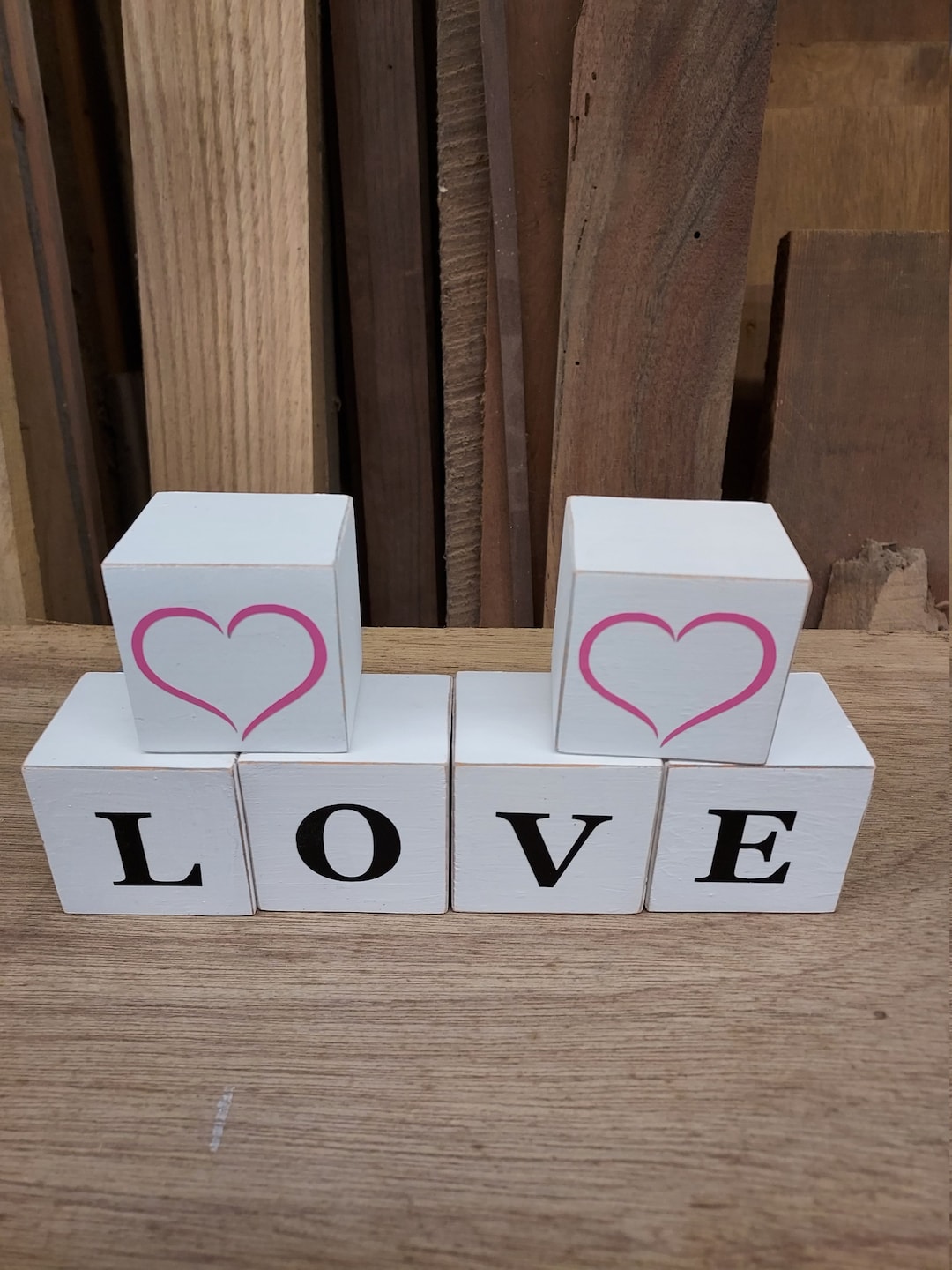 San Valentín amor corazón bloques de madera casa de campo primitiva ...