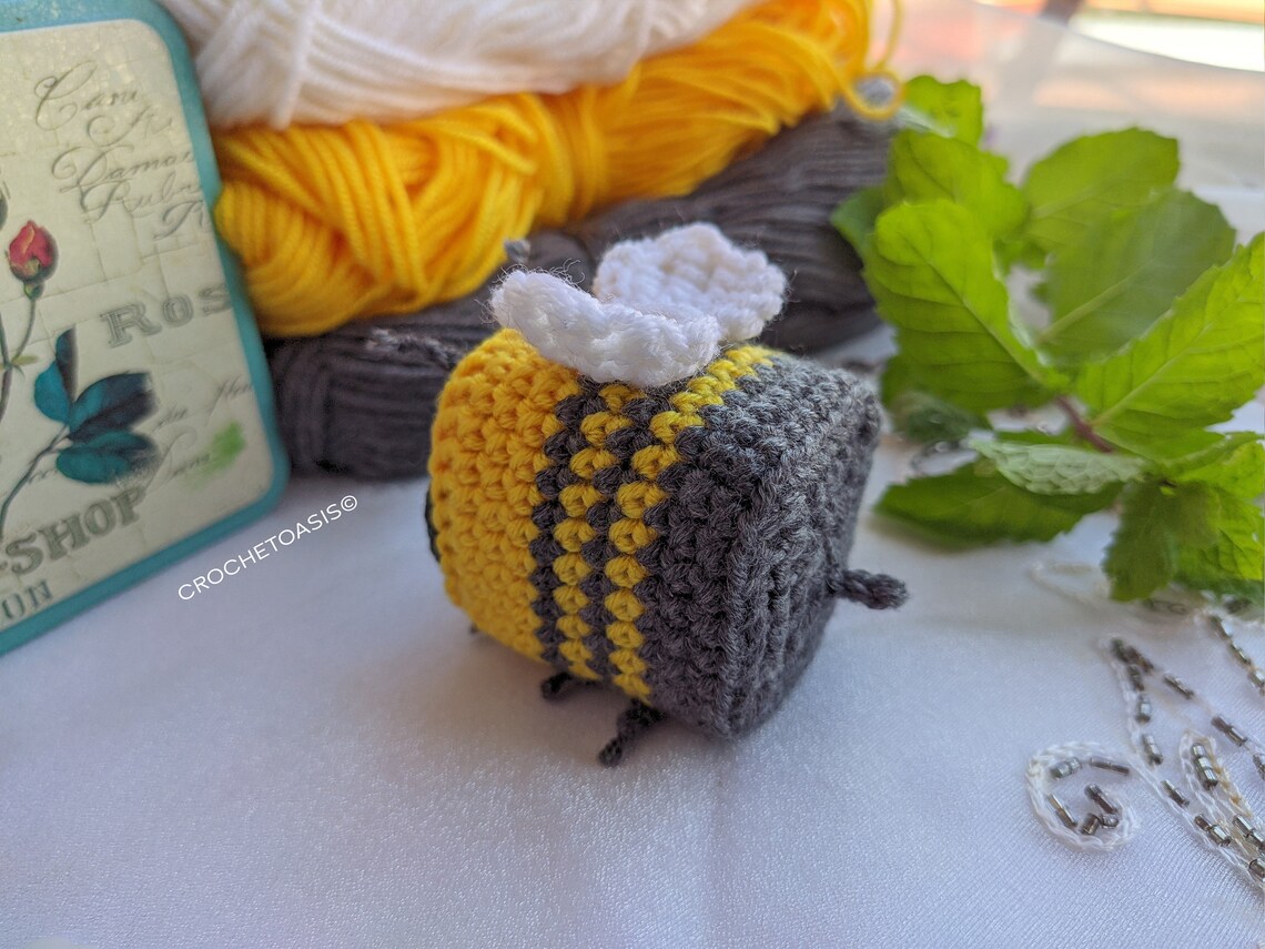 Minecraft Bee CROCHET PATTERN Amigurumi Bee Bee Crochet - Etsy