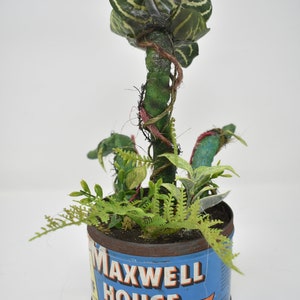 Deluxe Baby Audrey II Replica Prop Display from Little | Etsy