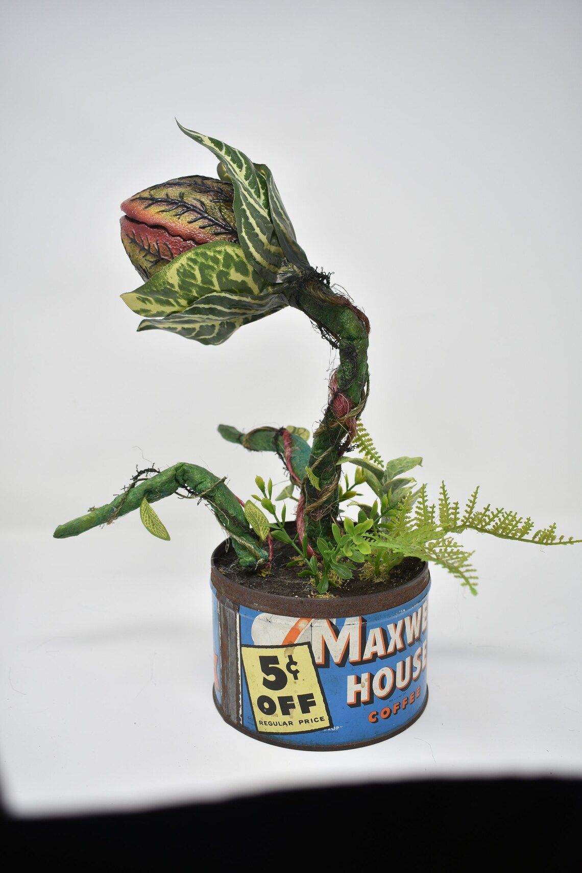 Deluxe Baby Audrey II Replica Prop Display from Little | Etsy