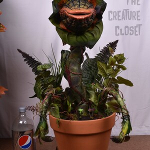 Over 2 1/2 Foot Extra Large Audrey 2 Replica Movie Prop Little Shop of ...