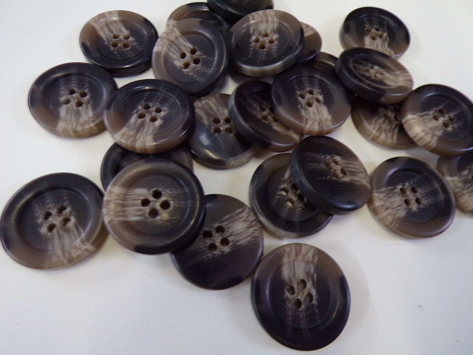 6pcs - Horn Buttons, 4-hole 25mm 40L, Large Buttons, Multi Colour ...
