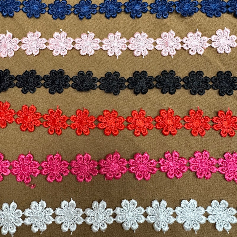 Daisy Lace Fabric - Etsy UK