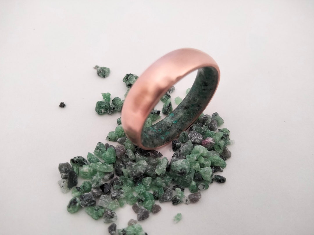 Raw Emerald Stone Copper Ring: Unisex Wedding Band - Etsy