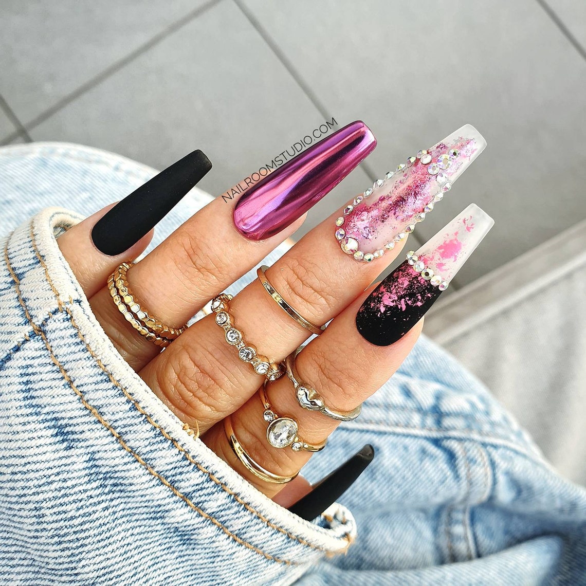 10 Nails Pink Chrome Mirror and Matte Black Glossy Flakes | Etsy