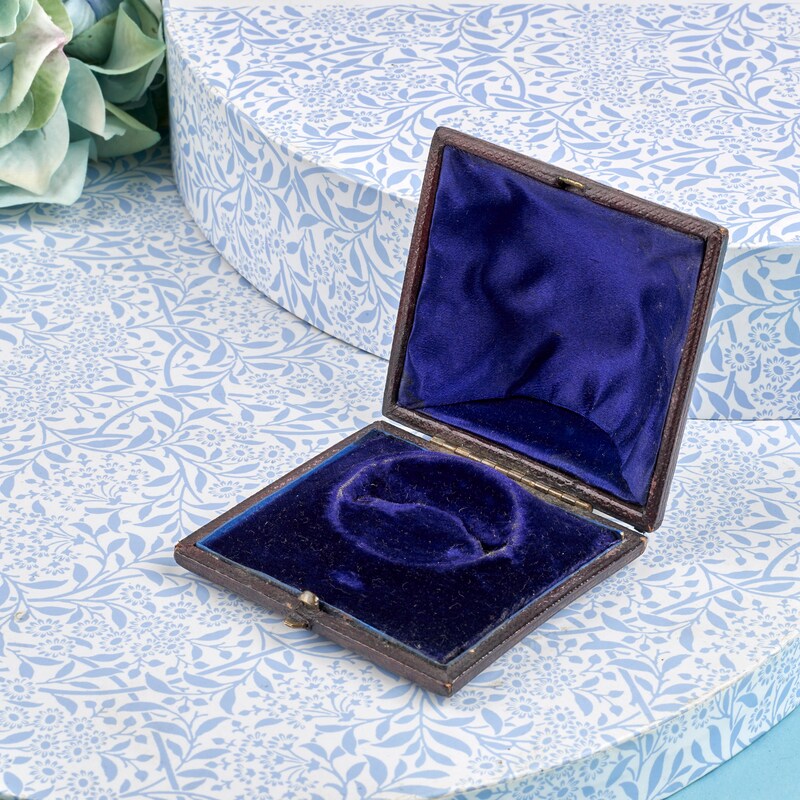 Jewelry Display Case - Etsy