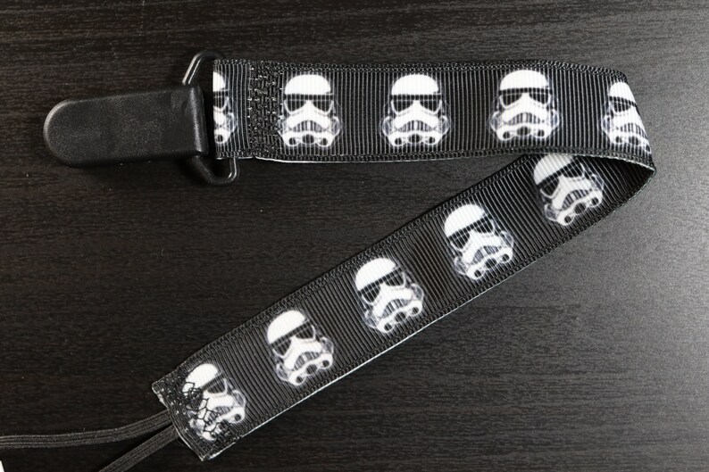 Disney Star Wars Ribbon Pacifier Clip: Angry Birds, Chewie, Porgs, Yoda ...