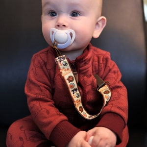 Pacifier Clip: Star Wars the Force Yoda Ewoks Jedi Mickey Mouse Droids ...
