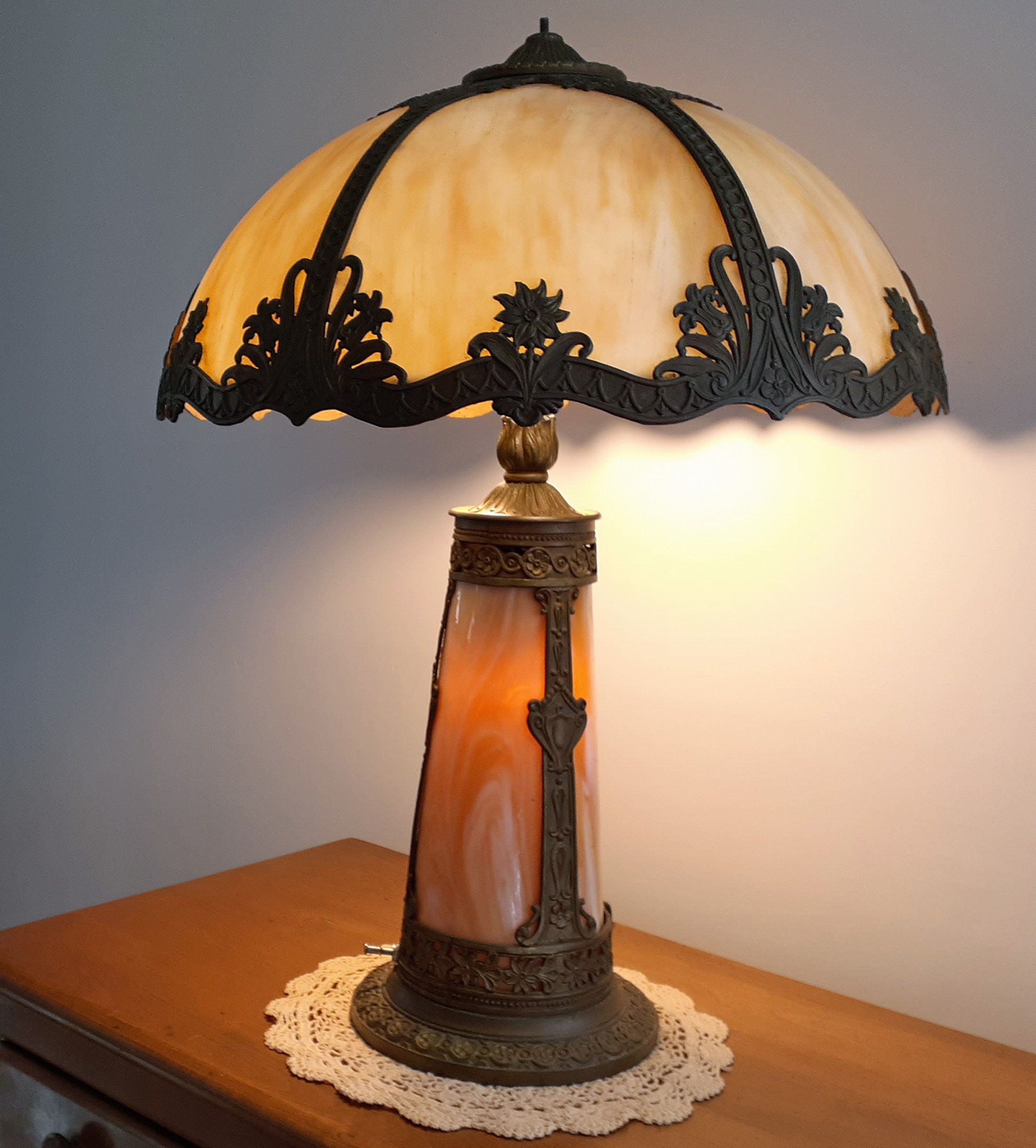 Vintage Slag Glass Lamp With Rare Lighted Base and 6 Panel - Etsy