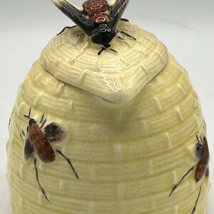 Vintage Honey Pot With Bee Design - so Kitchy Great!! Keep Honey on ...