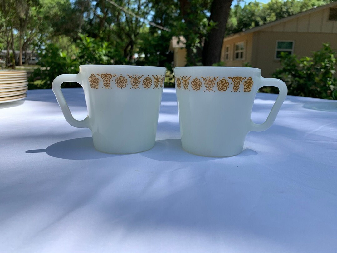 Pyrex 'D' Handle Mugs - Golden Butterfly Pattern, Set of 2 - Etsy