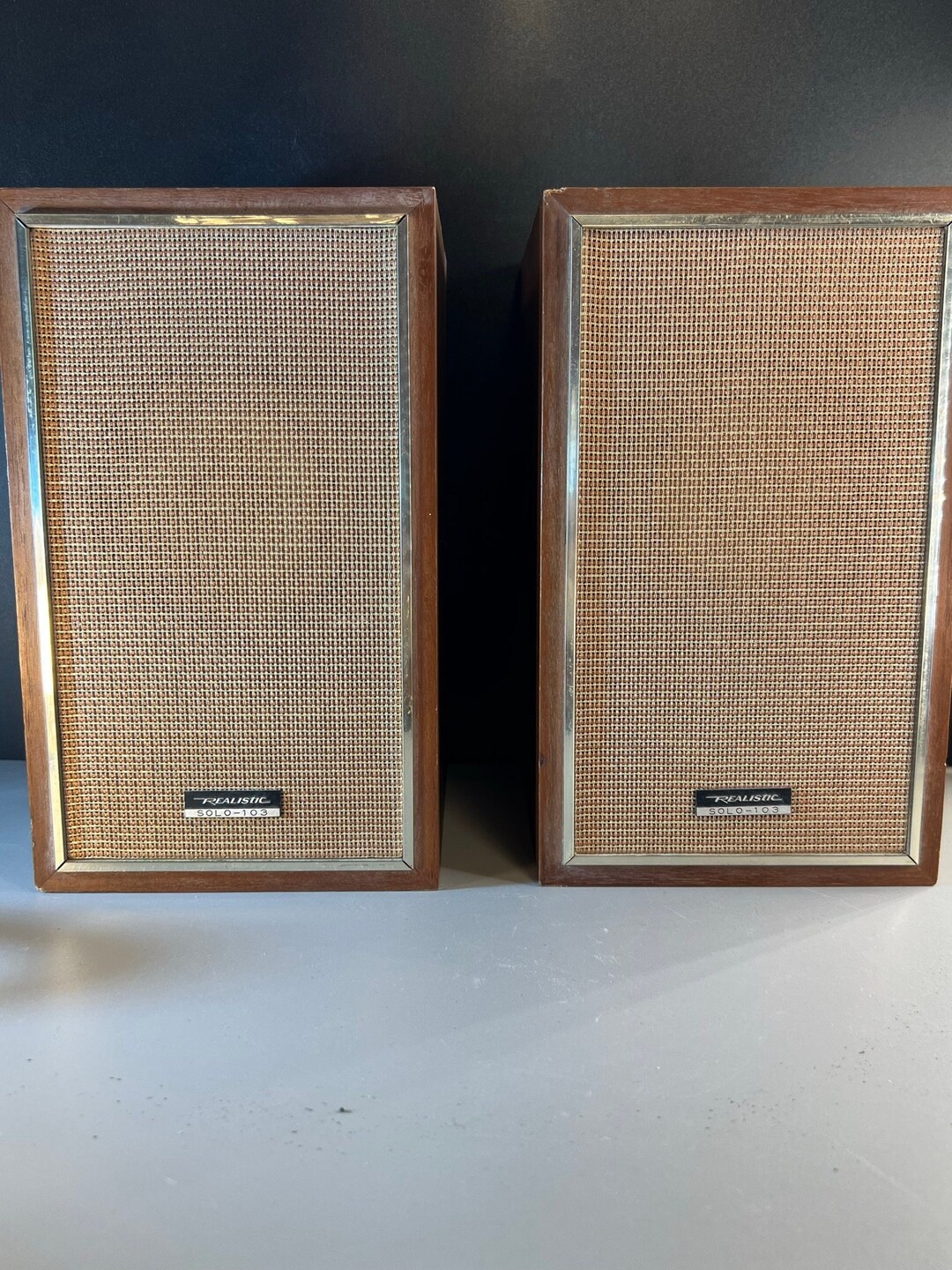 Realistic SOLO-3 Vintage Wood Grain Bookshelf Speakers 10 Tall Made in ...
