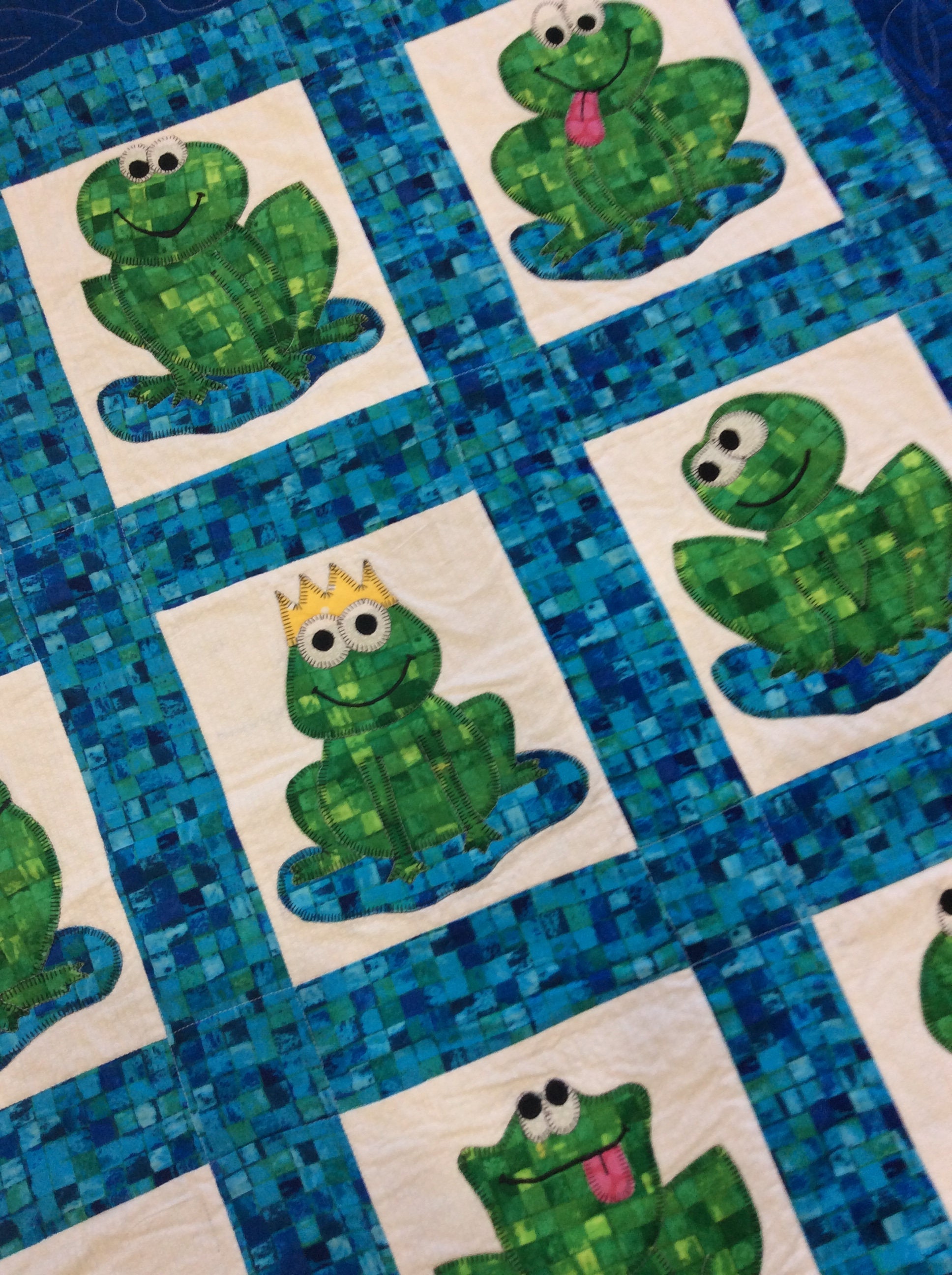 Whimsical Frog Quilt - Etsy Canada