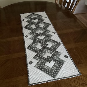 Interlocking Squares Table Runner Pattern — Instant Download (pattern ...