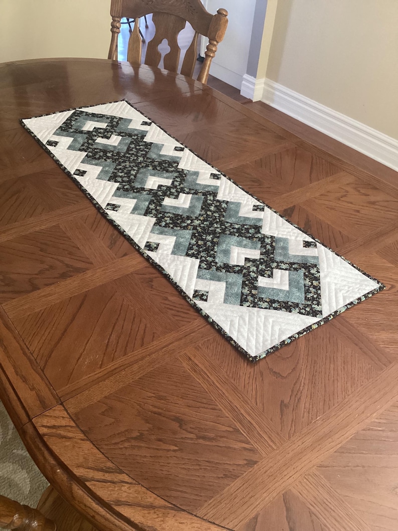 Interlocking Squares Table Runner Pattern — Instant Download (pattern ...