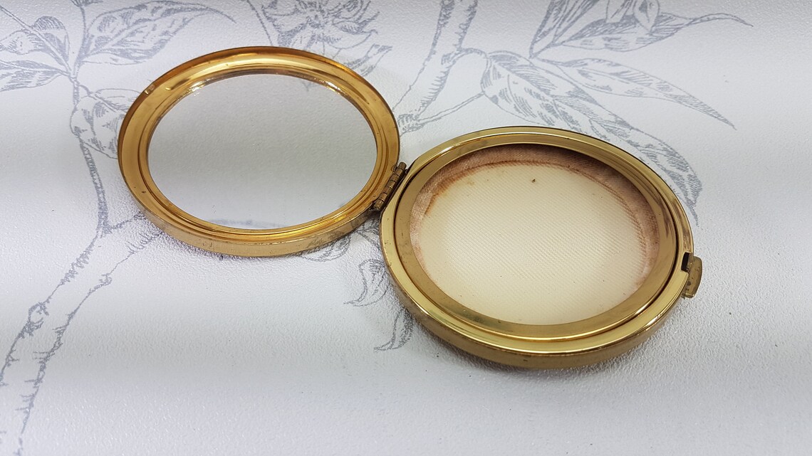 Vintage powder compact boxed vintage lilies compact mirror | Etsy