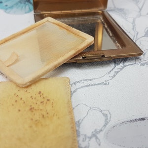 Early Vintage Stratton Wedge Powder Compact With Portrait Lid, Rare ...