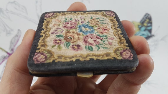 Vintage petit point compact mirror, vintage square bl… - Gem