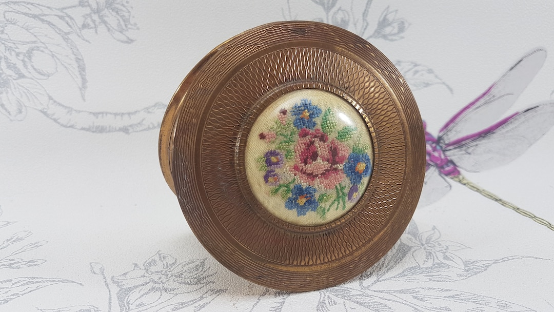 Vintage Petit Point Powder Compact, Large Gold Tone Petit Point Compact ...