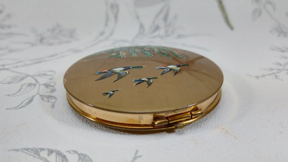 Vintage Stratton Flying Ducks compact, gold tone Stra… - Gem