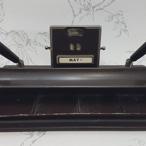 Vintage Perpetual Calendar and Desk Tidy, Art Deco Desktop Perpetual ...