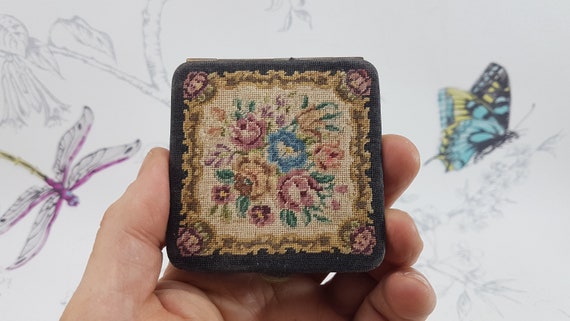 Vintage petit point compact mirror, vintage square bl… - Gem