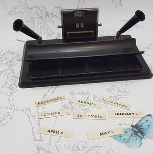 Vintage Perpetual Calendar and Desk Tidy, Art Deco Desktop Perpetual ...