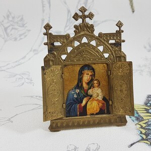 Small Gilt Metal Shrine Folding Front Framed Picture of Jesus - Etsy