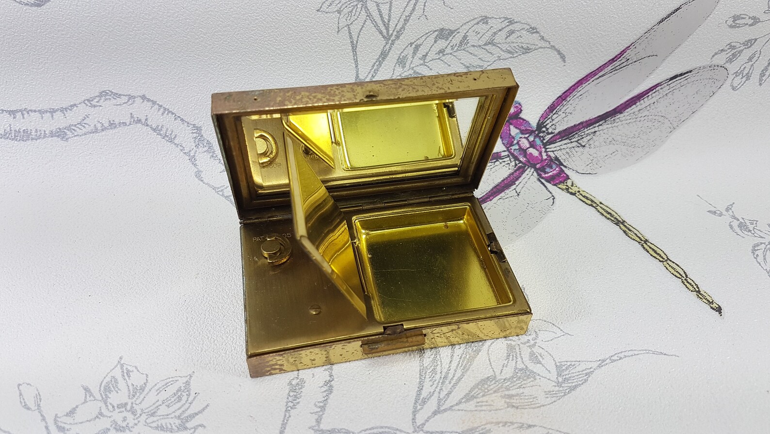 Vintage Musical Powder Compact Clover Mother of Pearl Musical | Etsy UK