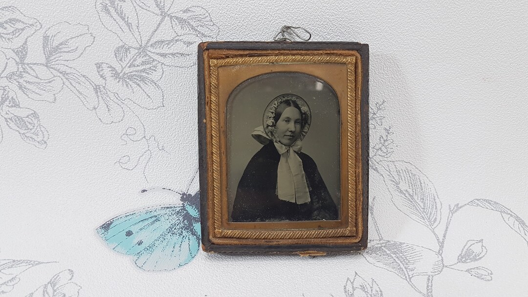 Small Antique Ambrotype Photo Gilt Metal And Leather Frame Small