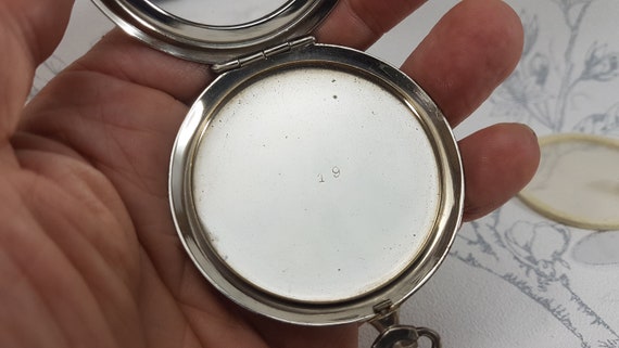 Art Deco powder compact, pocket watch style compact m… - Gem