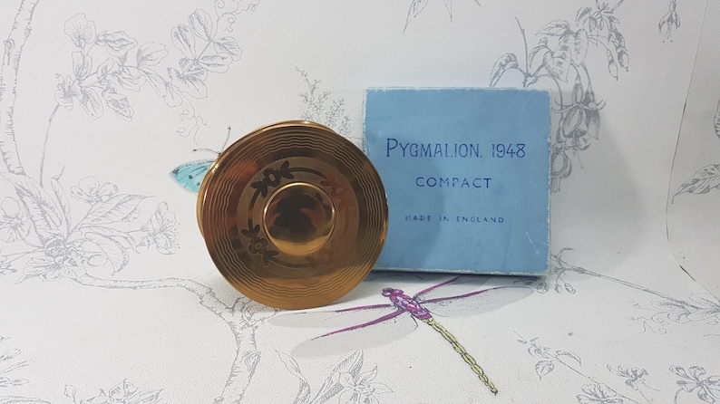 Vintage Pygmalion No 1948 Powder Compact, Large Pygmalion Flapjack ...