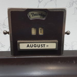 Vintage Perpetual Calendar and Desk Tidy, Art Deco Desktop Perpetual ...