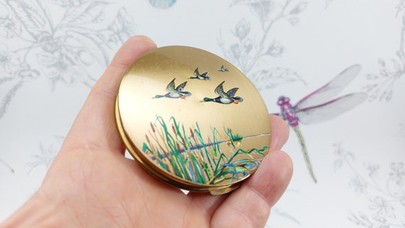 Vintage Stratton Flying Ducks compact, gold tone Stra… - Gem